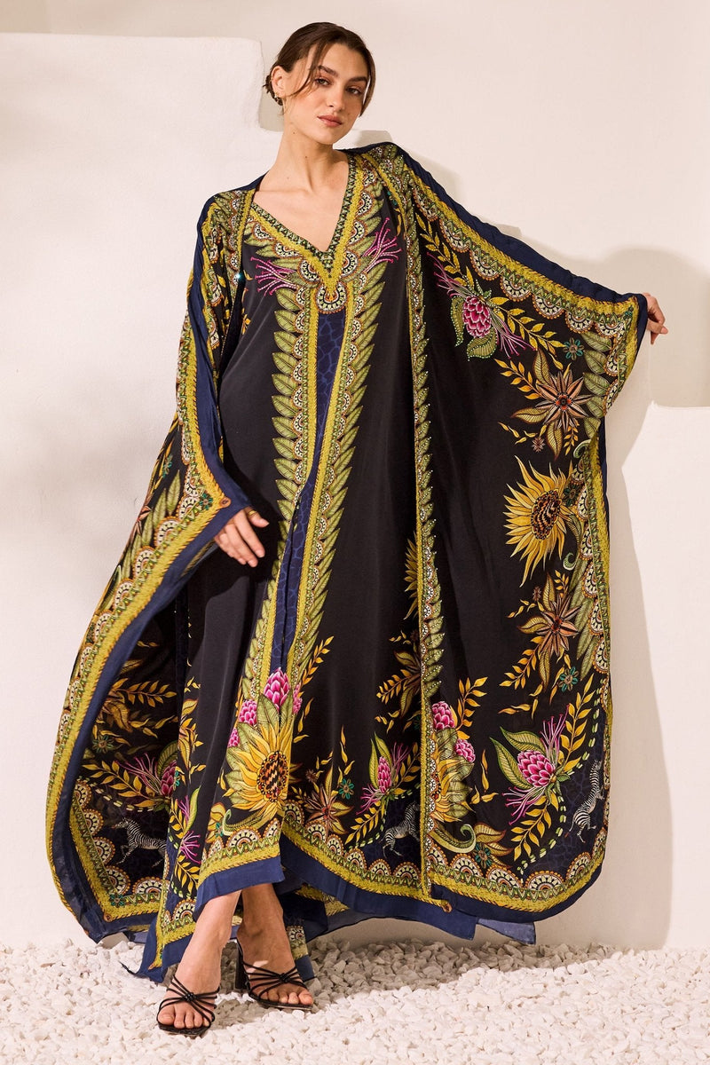 Queen Of Savannah Long Cape – Czarina USA
